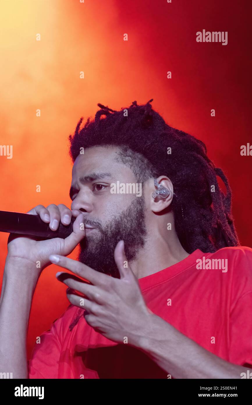 Rapper j cole hi-res stock photography and images - Alamy
