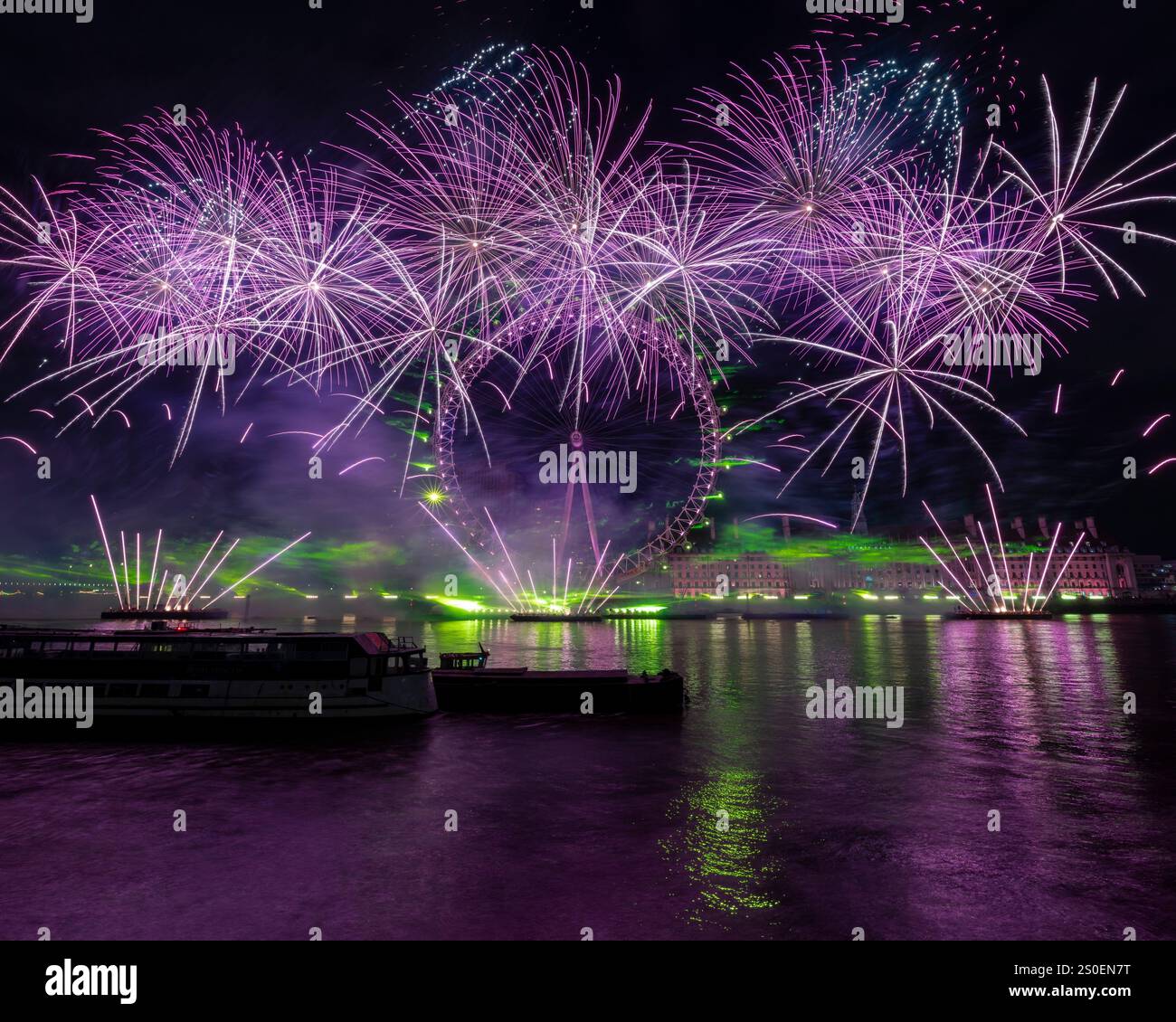 London fireworks newyear hi-res stock photography and images - Alamy