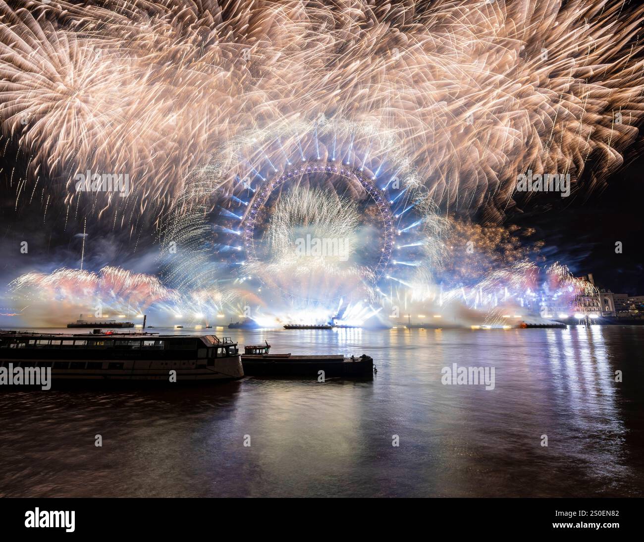 Big ben at night 2023 hi-res stock photography and images - Alamy
