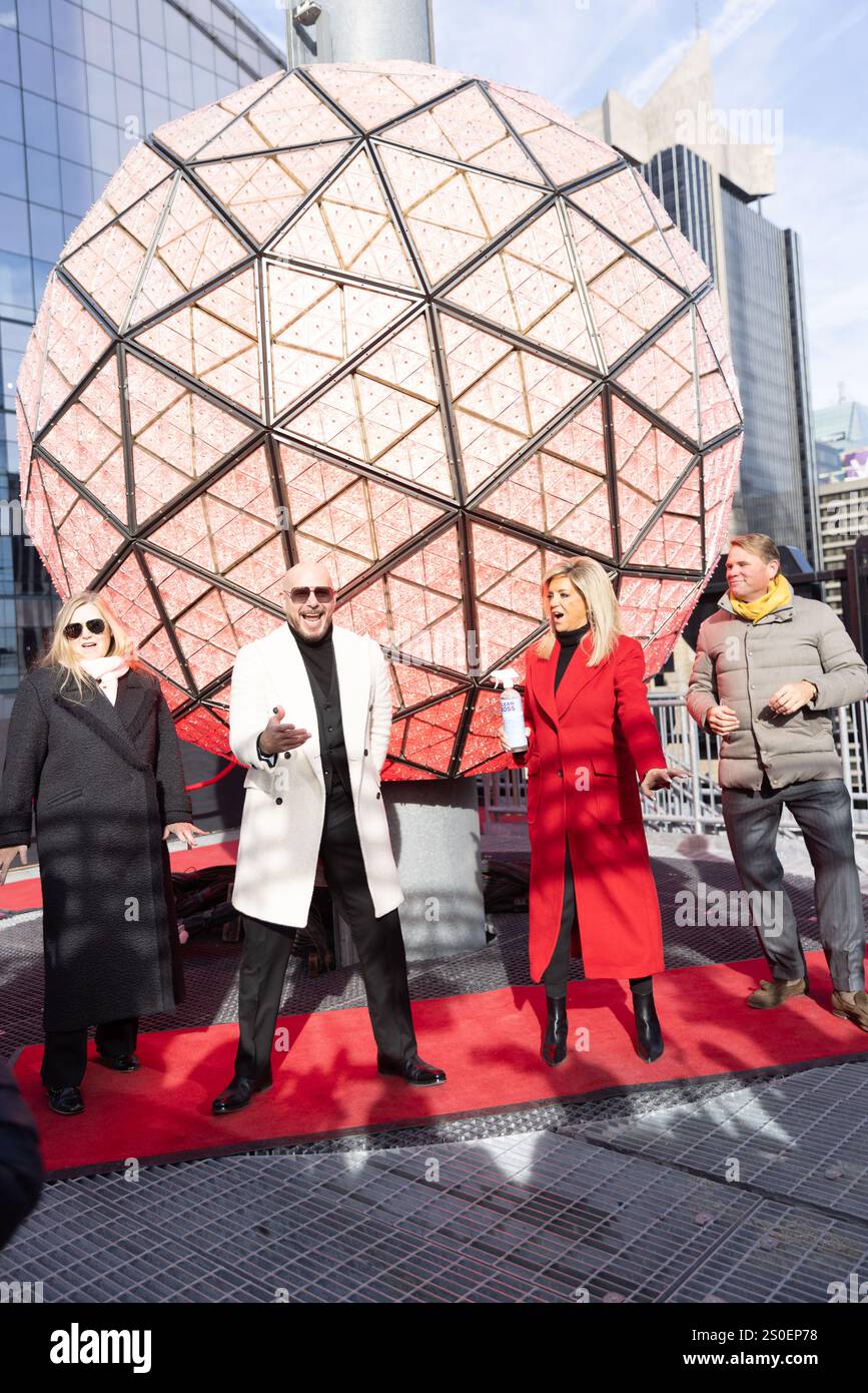 Sherri White, singer Pitbull, CleanBoss founder Joy Mangano and One ...