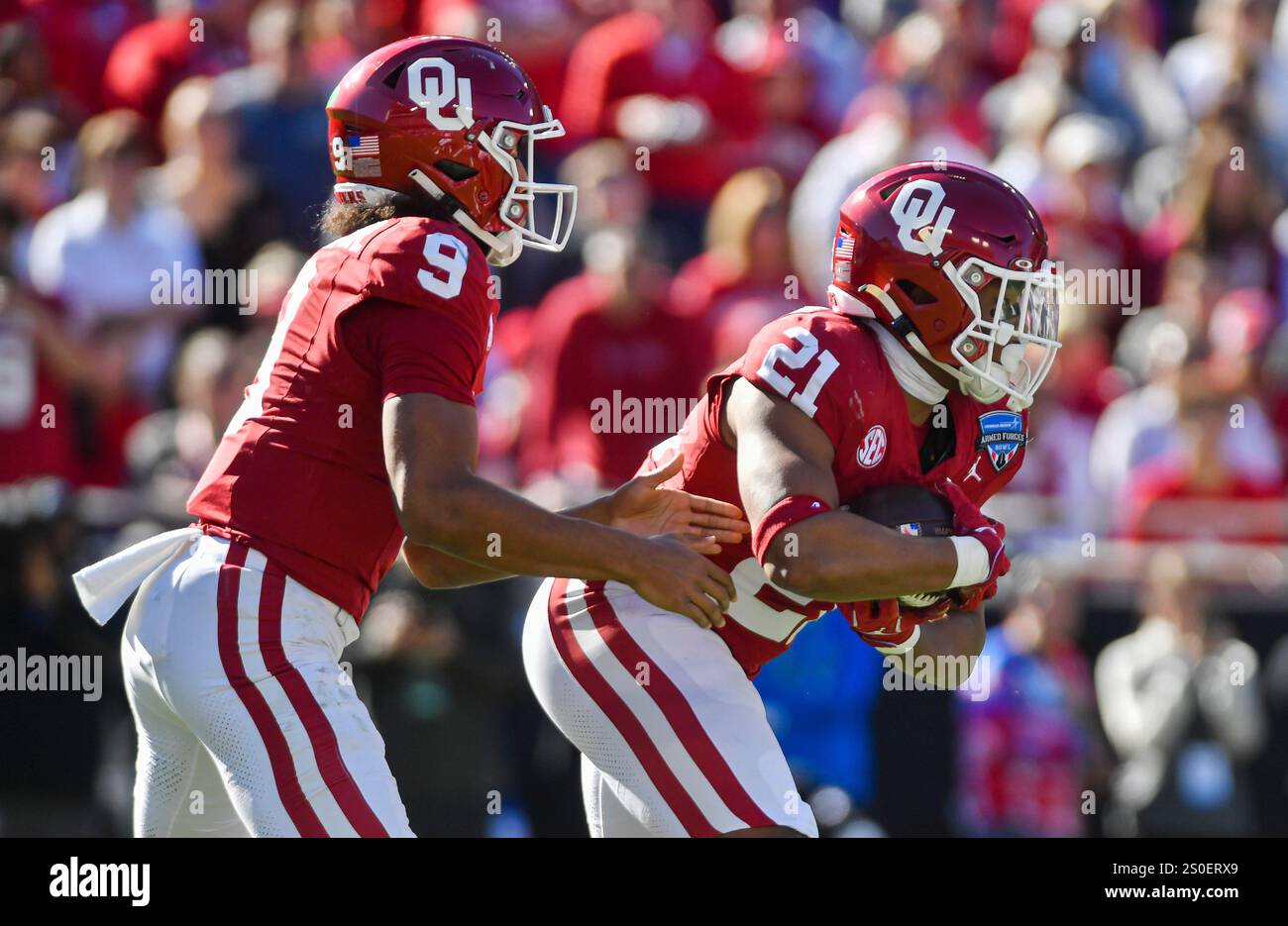 FORT WORTH, TX - December 27: Oklahoma Sooners quarterback Michael ...