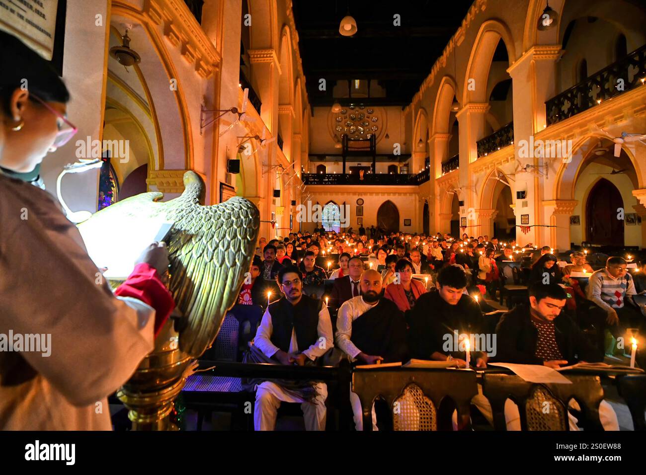 Kolkata, West Bengal, India. 24th Dec, 2024. Christian devotees seen ...