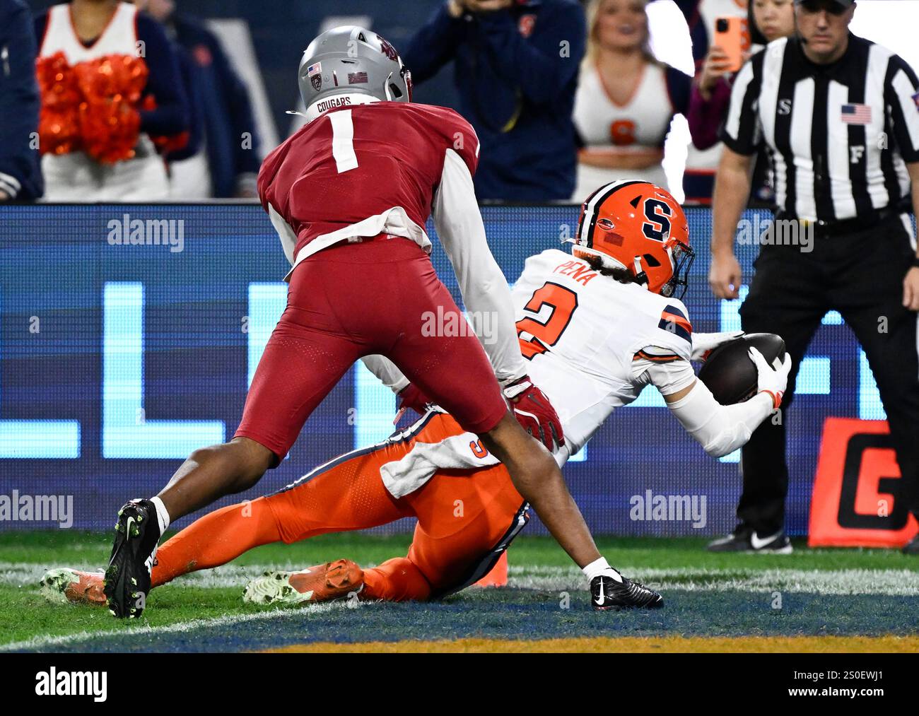 Syracuse wide receiver Trebor Pena (2) makes a touchdown catch in front of Washington State ...