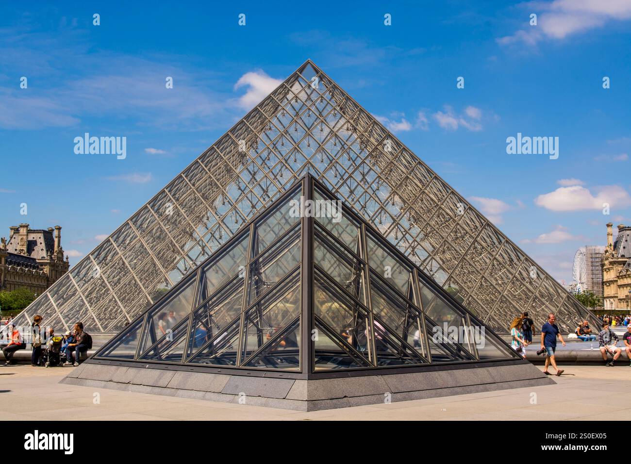 Leoh Ming Pei glass pyramid in Napoleon Courtyard, The Louvre, Paris, France Stock Photo - Alamy