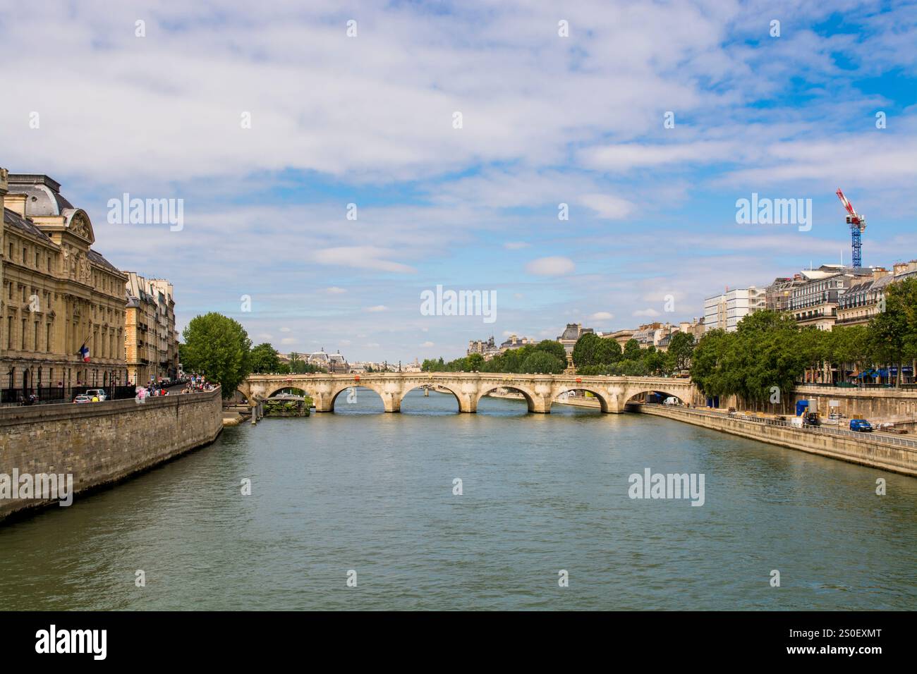 Pont Neuf Bridge over the Seine with the Louvre behind, Paris, France ...