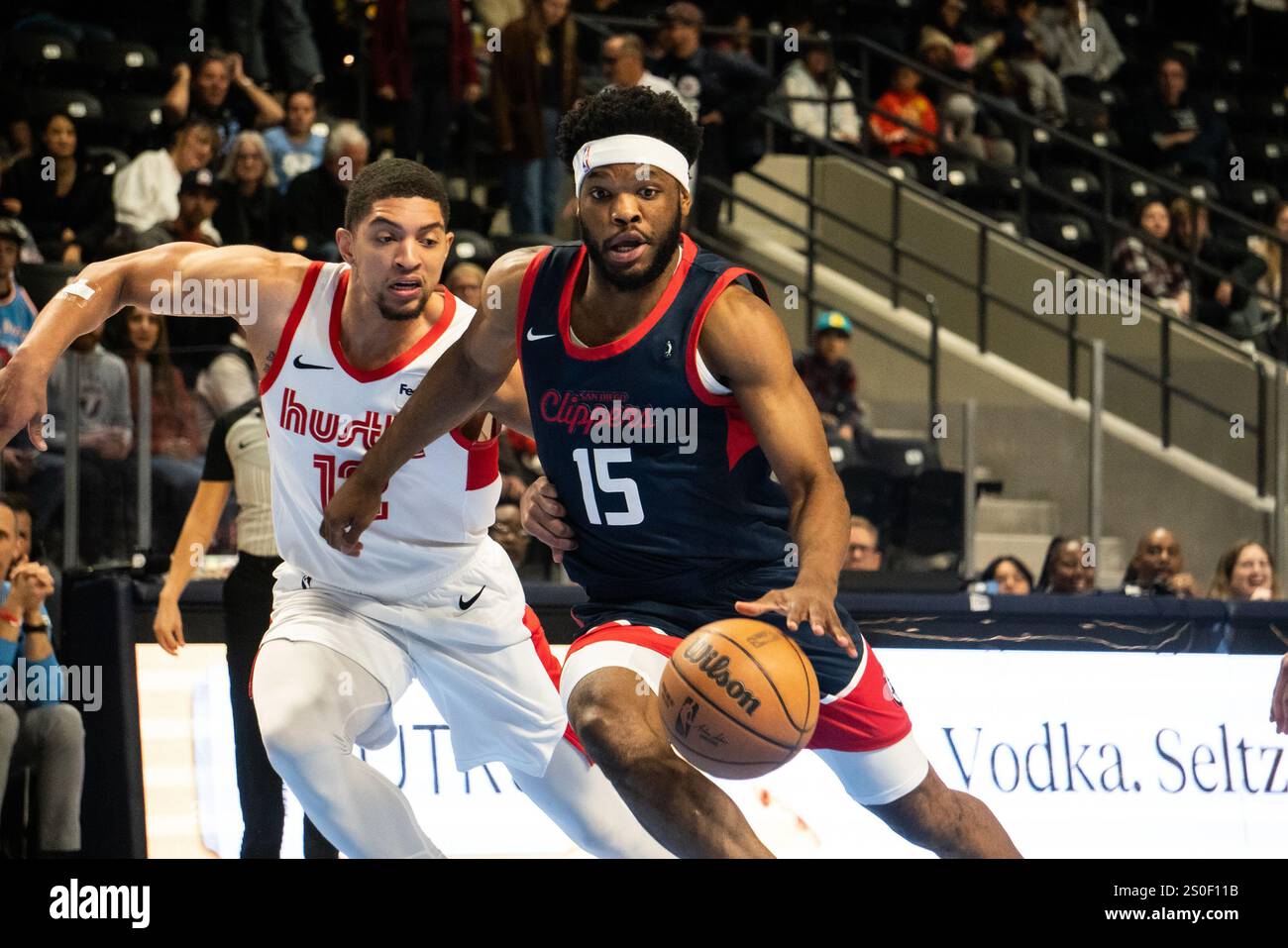 Bakersfield, California, USA. 27th Dec, 2024. San Diego Clippers ...