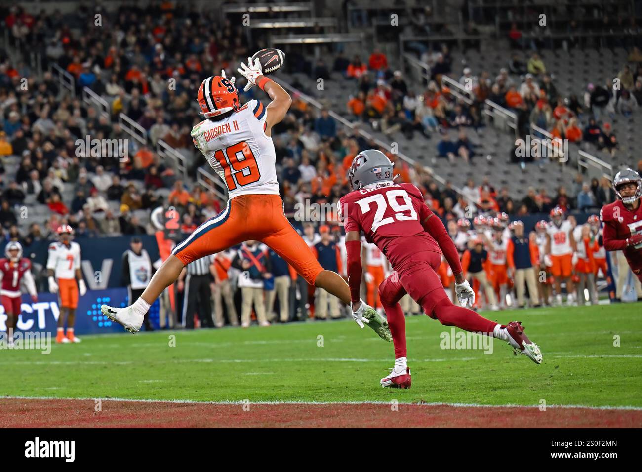 San Diego, California, USA. 27th Dec, 2024. Syracuse Orange tight end ...
