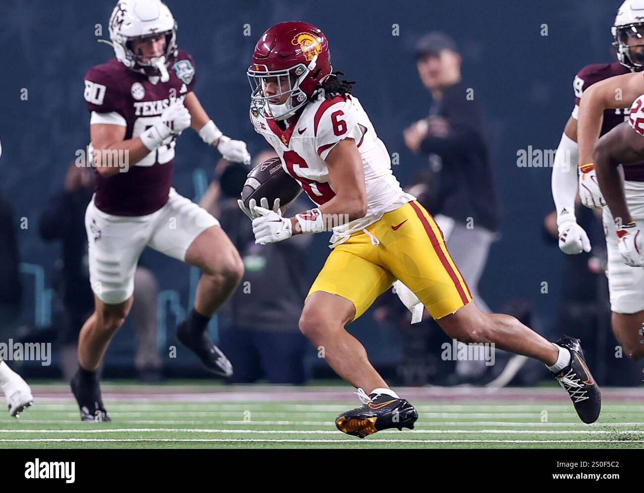 LAS VEGAS, NV - DECEMBER 27: USC Trojans wide receiver Makai Lemon ...