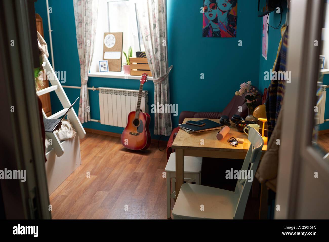 College student messy dorm room hi-res stock photography and images - Alamy