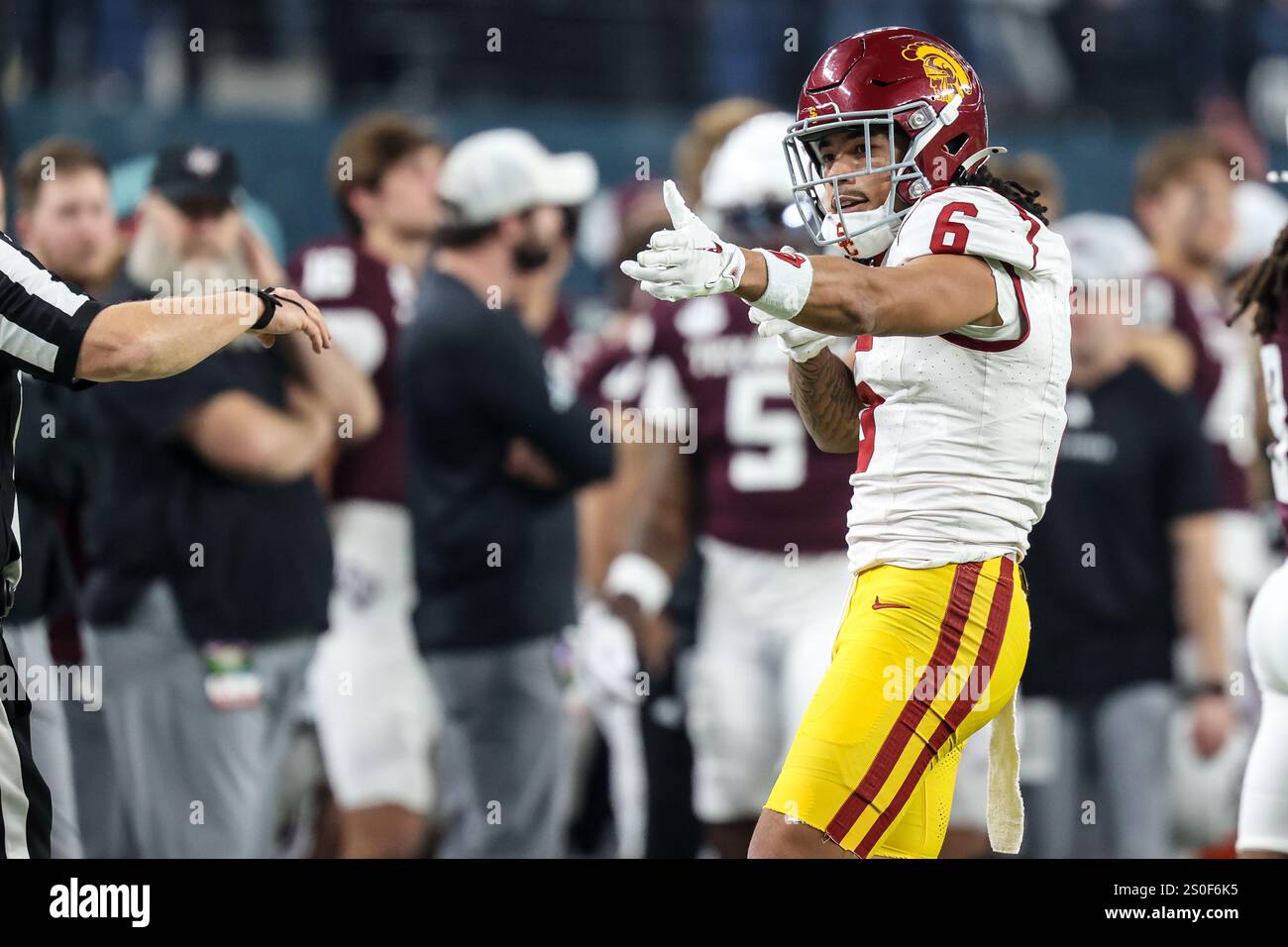 Las Vegas, NV, USA. 27th Dec, 2024. USC Trojans wide receiver Makai ...
