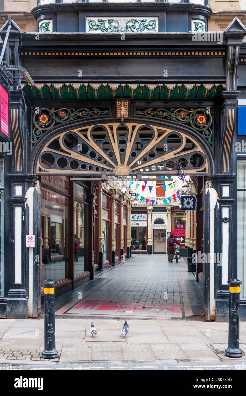 Silver street hull hi-res stock photography and images - Alamy
