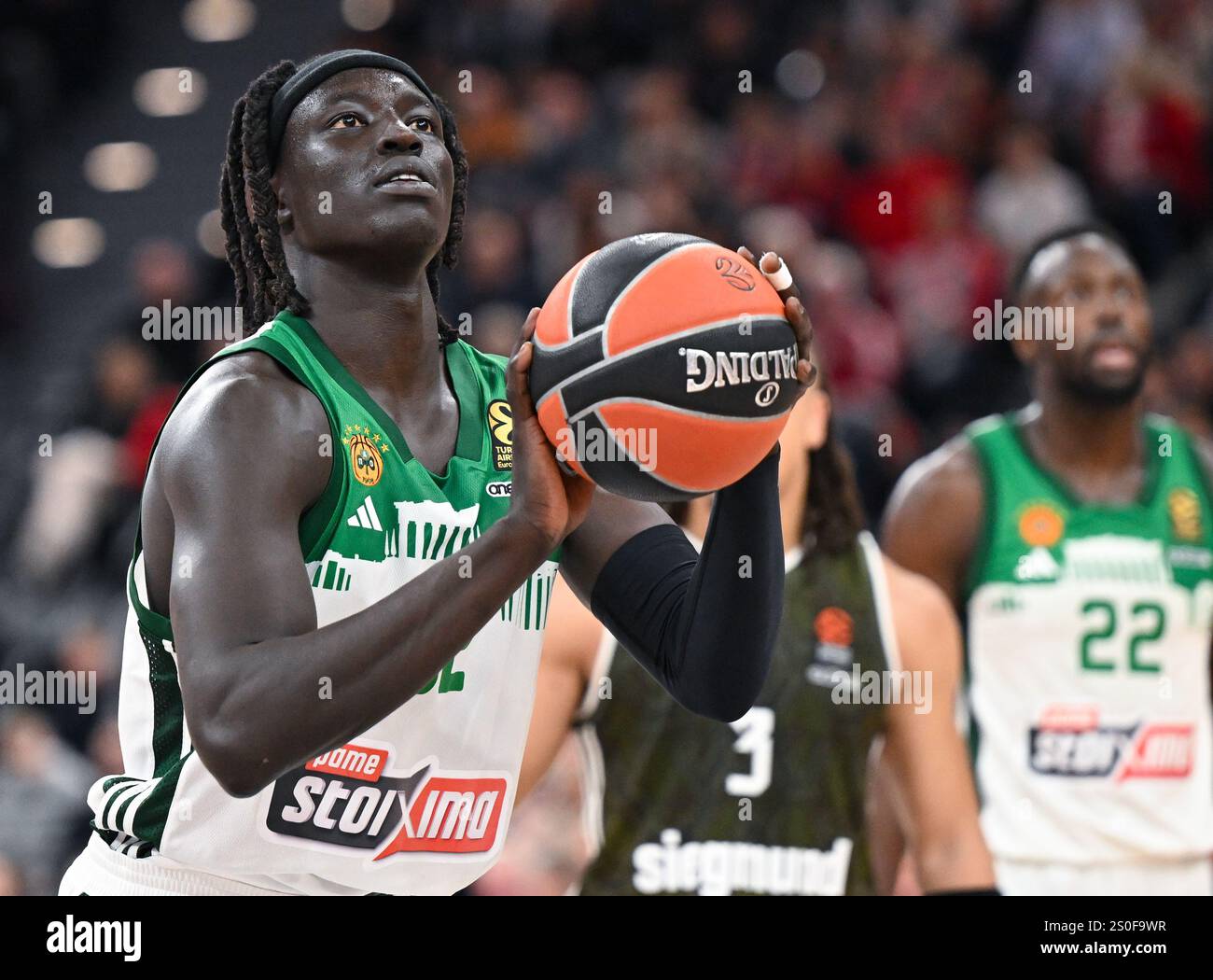 Munich, Germany. 27th Dec, 2024. Basketball: Euroleague, FC Bayern ...