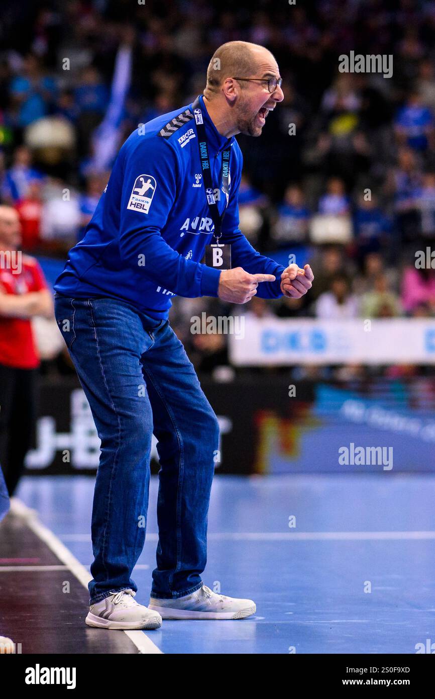 Stuttgart, Germany. 27th Dec, 2024. Handball: 1st Bundesliga, men, 2024 ...