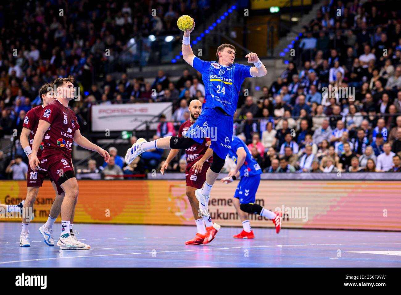 Stuttgart, Germany. 27th Dec, 2024. Handball: 1st Bundesliga, men, 2024 ...