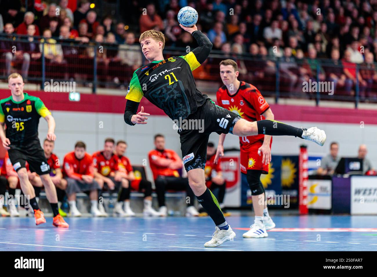 Kim Voss-Fels (VfL Eintracht Hagen, #21) beim Siebenmeter / 7 Meter ...