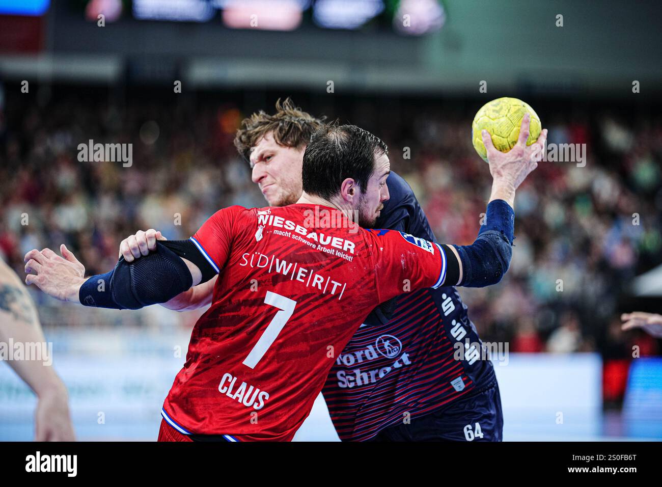 Dominik Claus (SG BBM Bietigheim, #07), Lasse Moeller (SG Flensburg ...