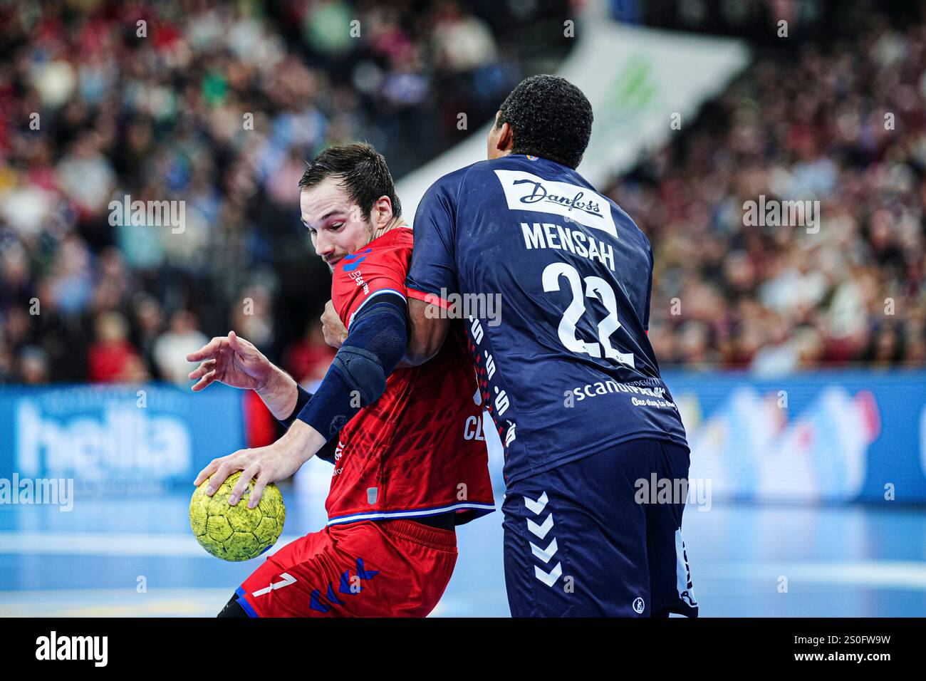 Flensburg, Deutschland. 27th Dec, 2024. Dominik Claus (SG BBM ...