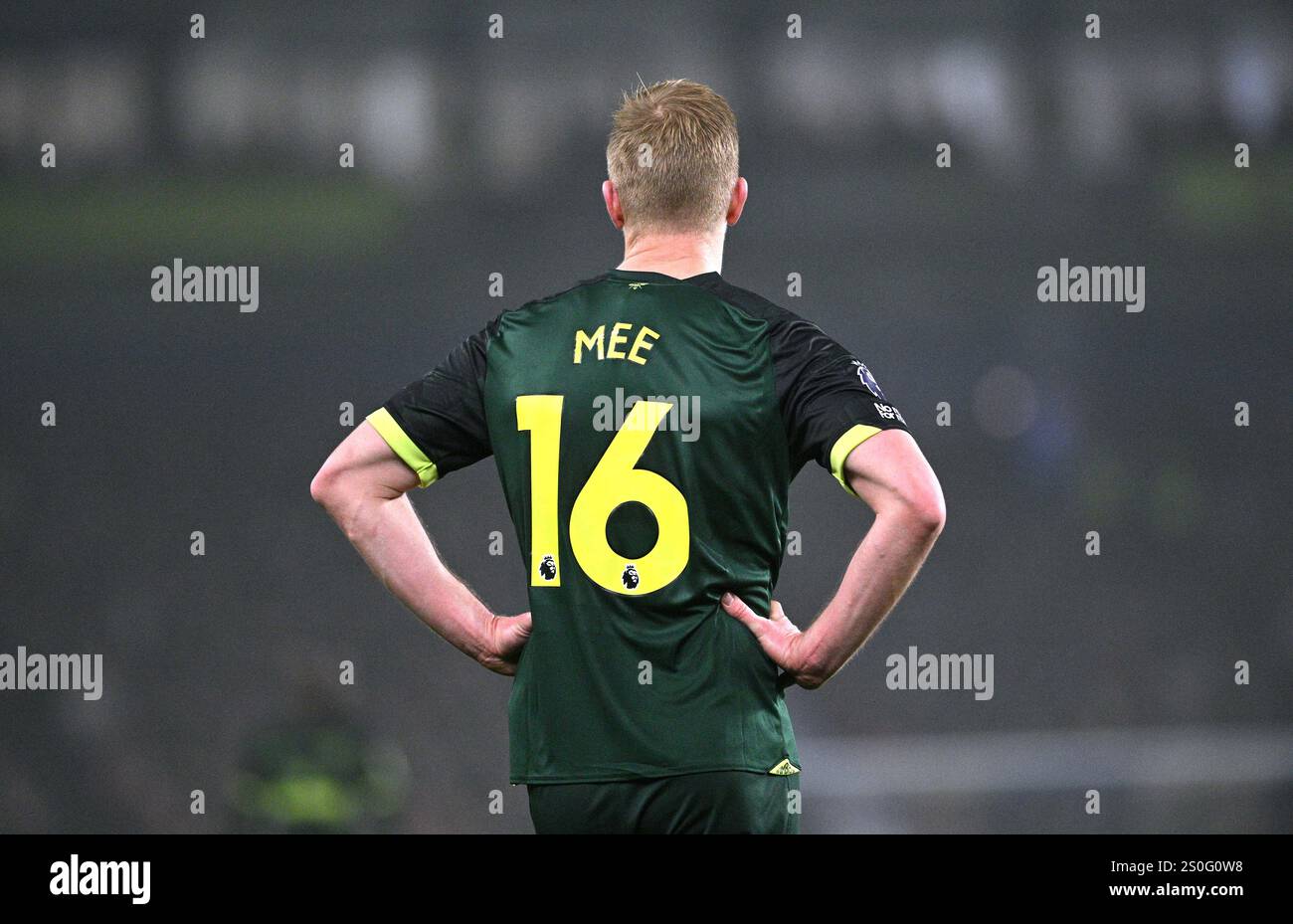 Ben Mee of Brentfordduring the Premier League match between Brighton ...