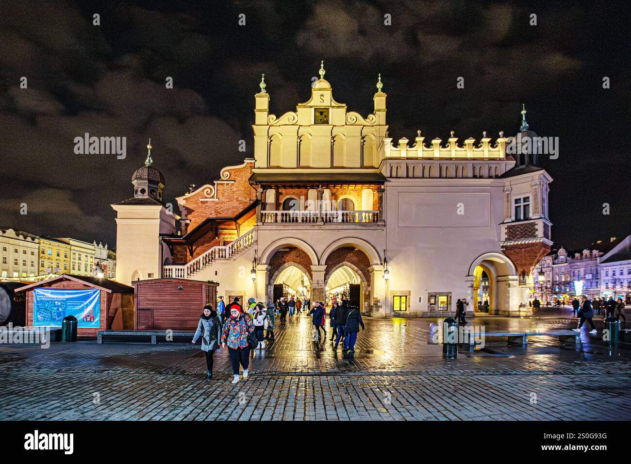 Entrance cloth hall hi-res stock photography and images - Alamy