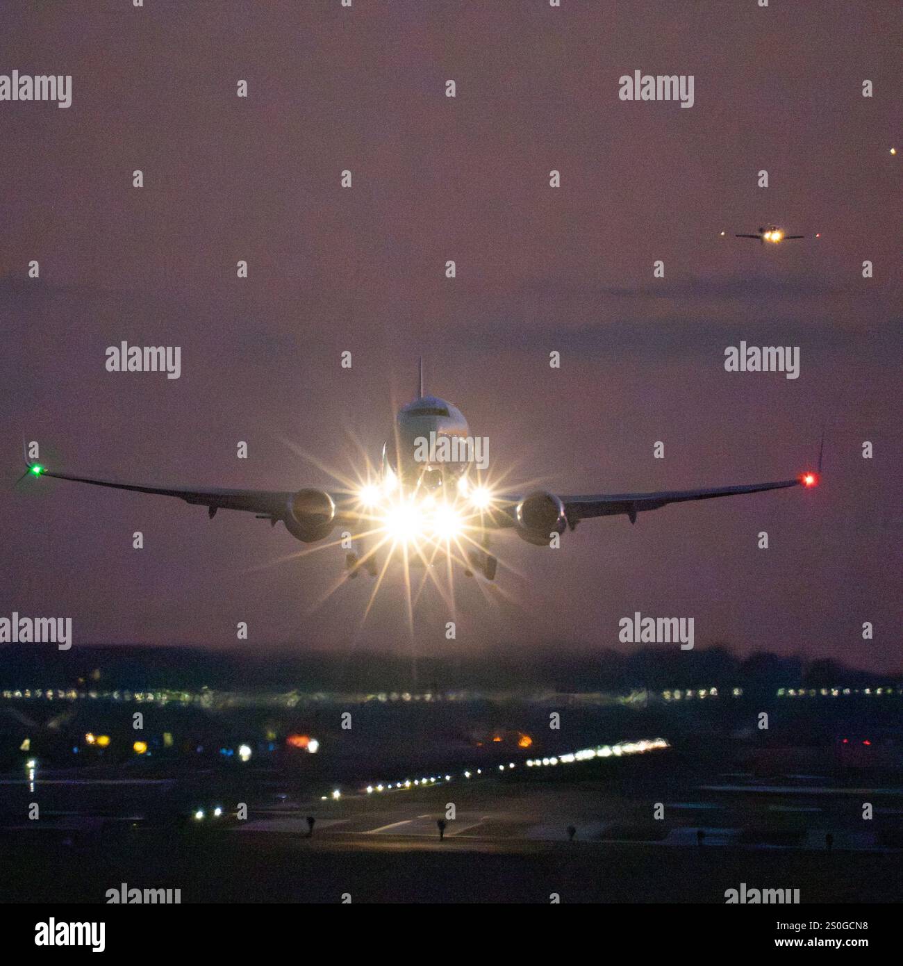 Aircraft at Washington National Airport Stock Photo - Alamy