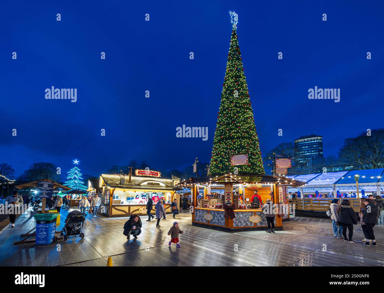 Welsh christmas market hi-res stock photography and images - Alamy