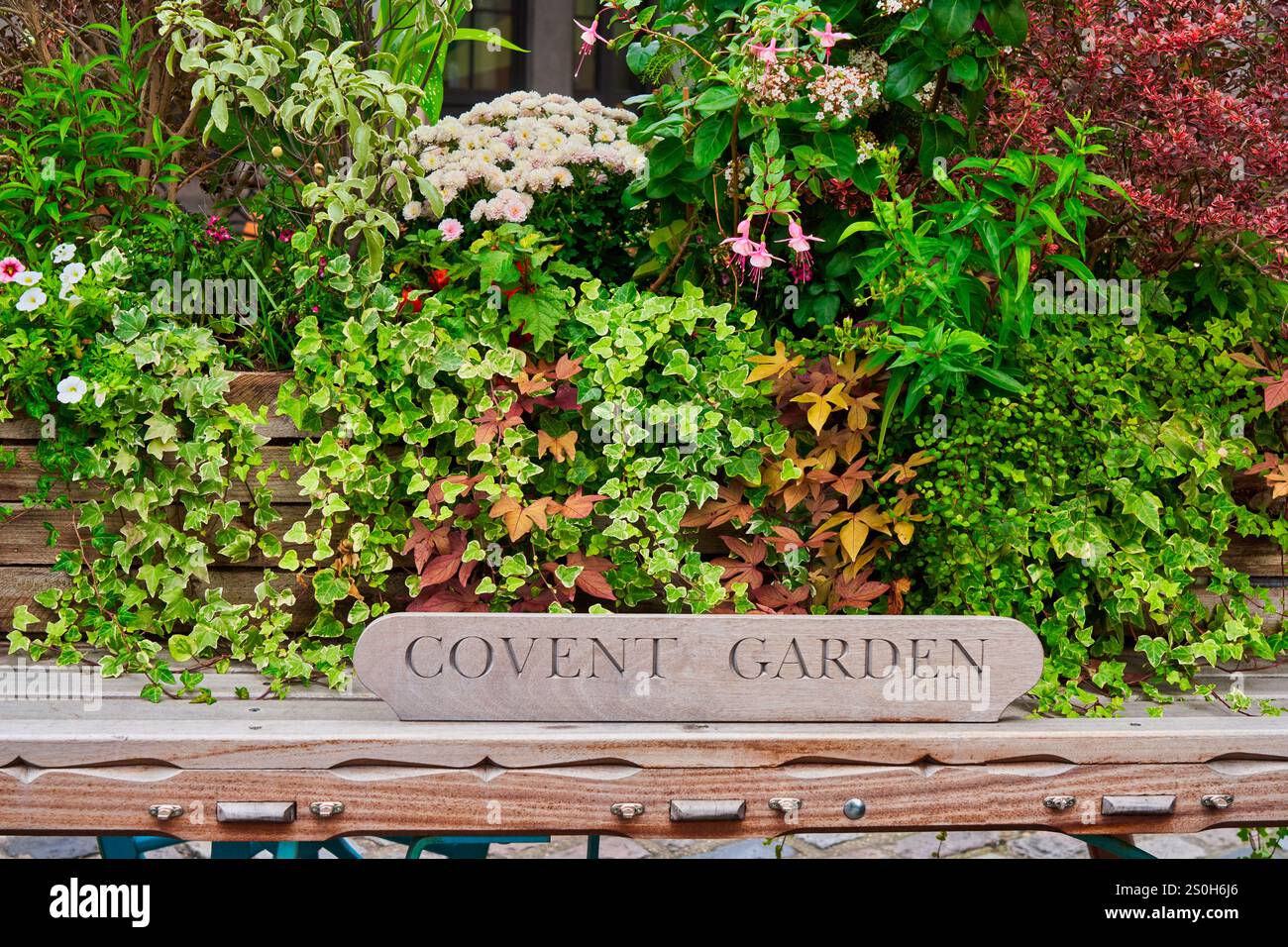 Cart with flowers and plants, The Covent Garden Market, London, England ...
