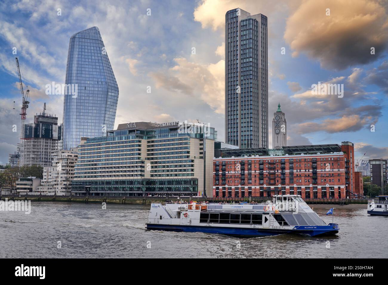 Bankside building, South Bank building, Blackfriars, Temple, Thames ...