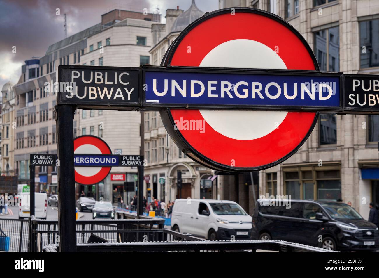 London underground train hi-res stock photography and images - Alamy