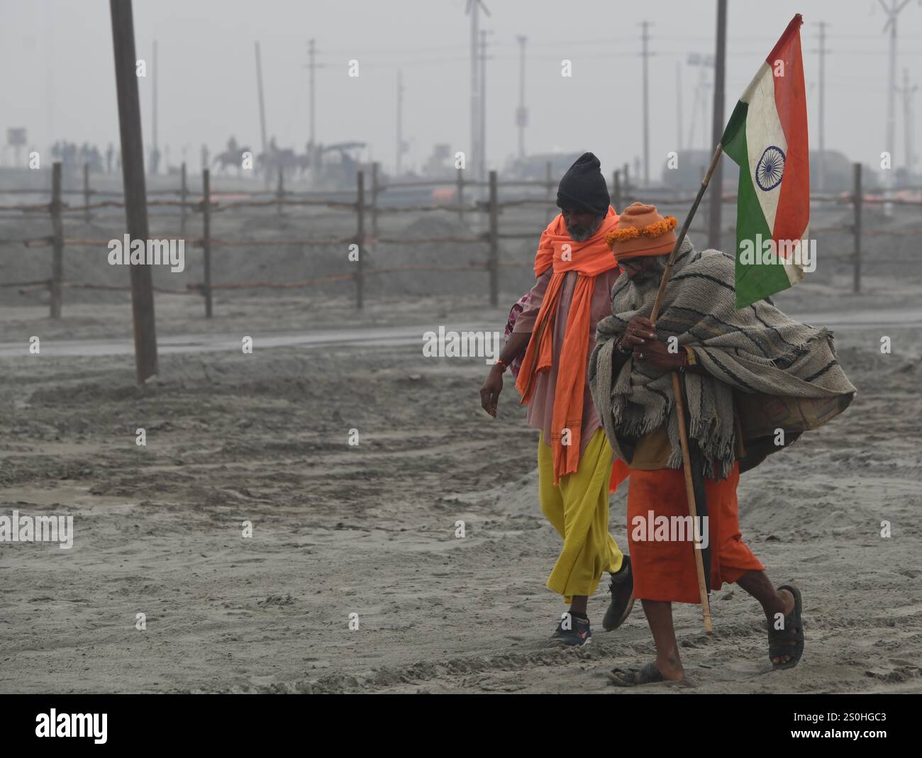 Prayagraj, Uttar Pradesh, India. 27th Dec, 2024. Prayagraj: Sadhus ...