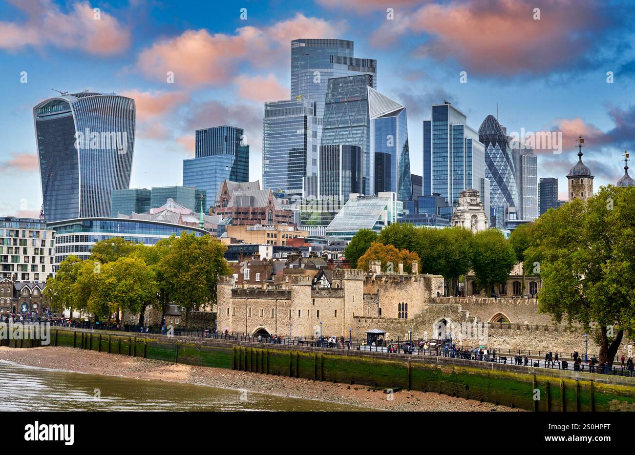 Tower of London, City of London, Buildings of the financial district ...