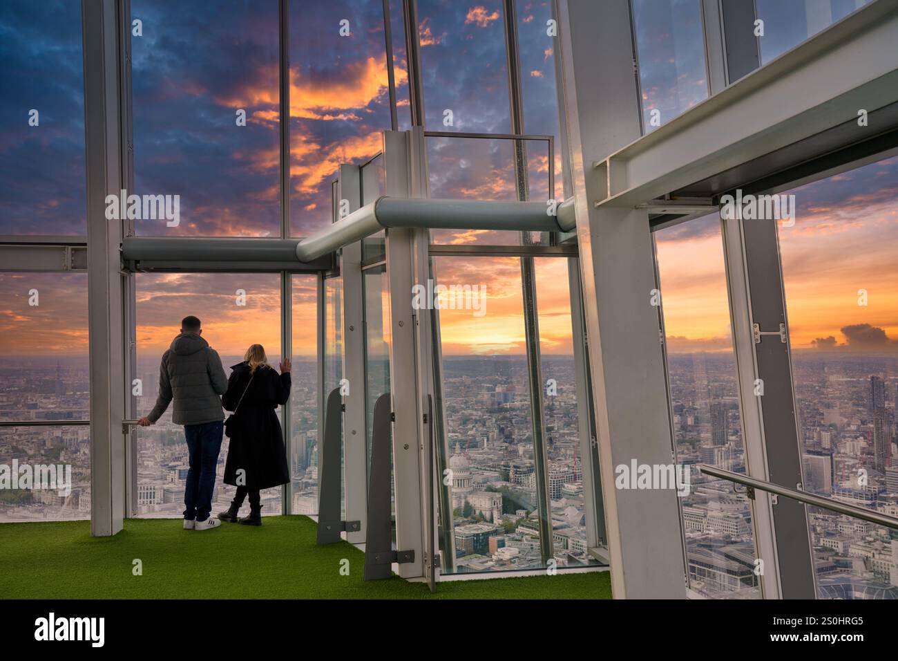 Sunset, People looking at the city, Views from The Shard, London ...