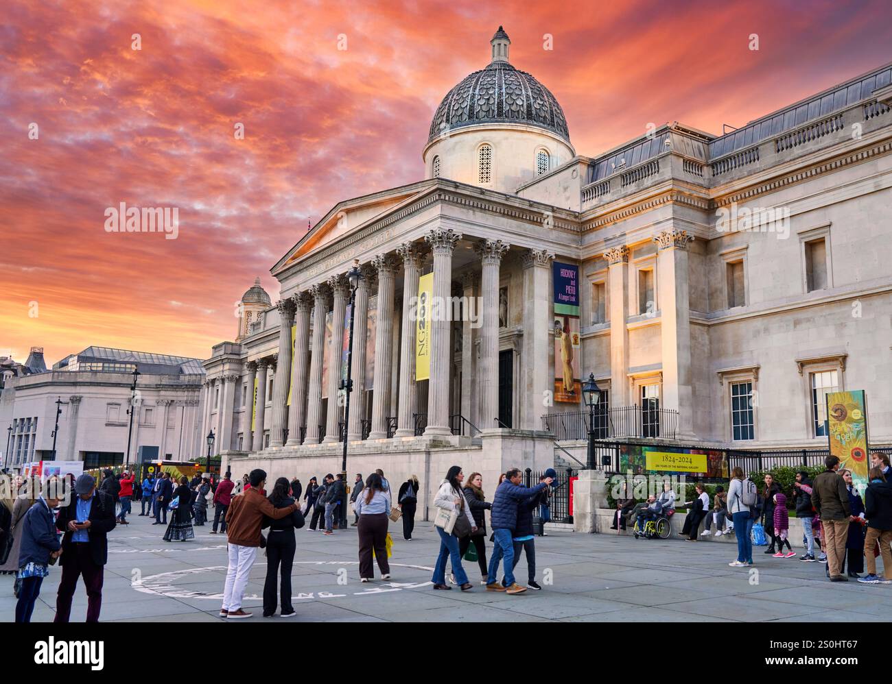 Trafalgar Square, National Gallery museum, West End, London, England ...
