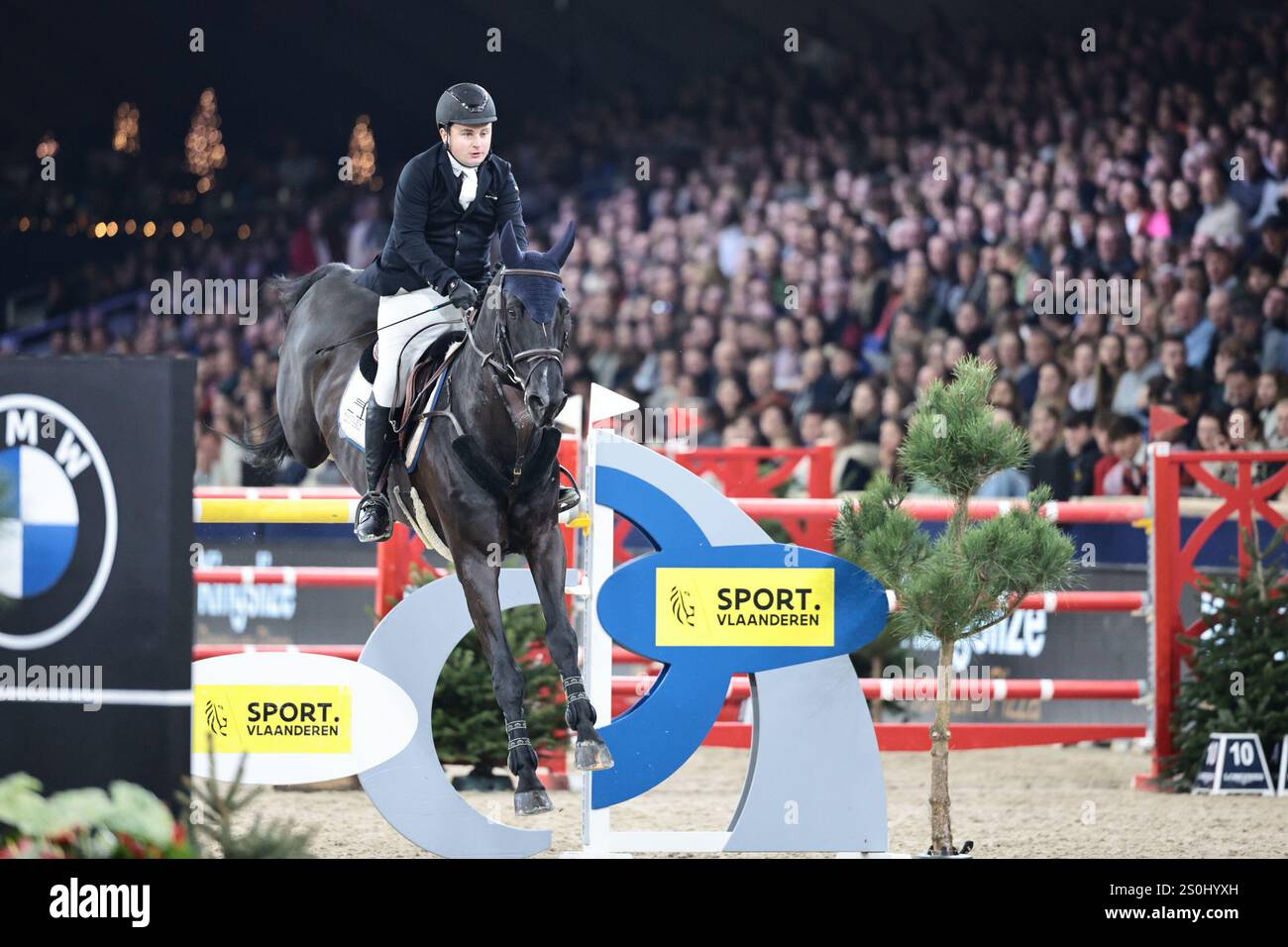 Sven Joseph Hadley of Ireland with Phenomene Bleu Vdm during the Leon ...