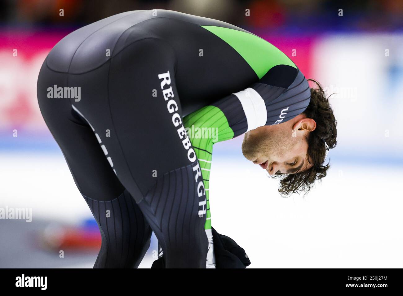 HEERENVEEN - Patrick Roest reacts after the 5000 meters during the ...