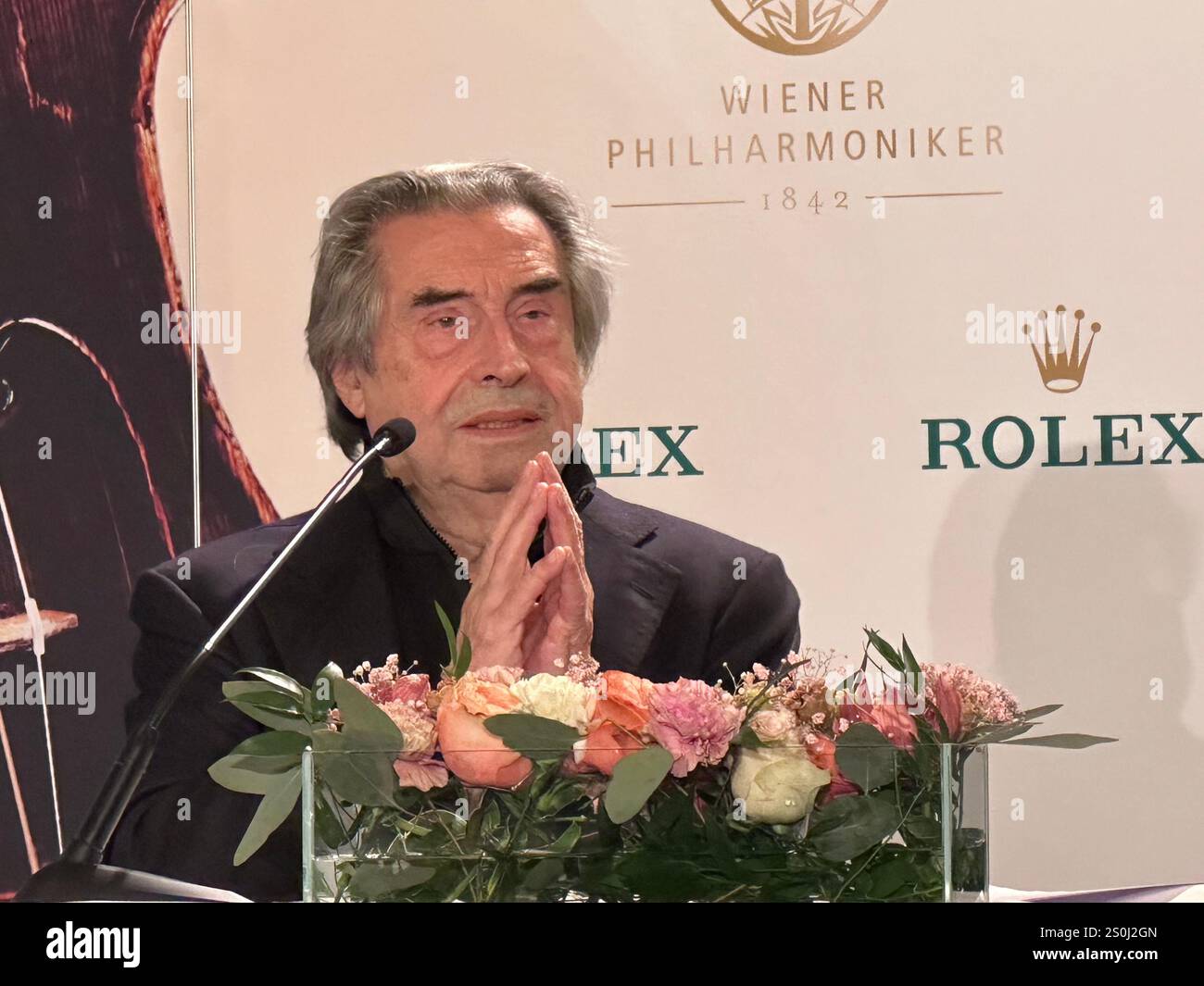 Wien, Austria. 28th Dec, 2024. Italian conductor Riccardo Muti speaks ...