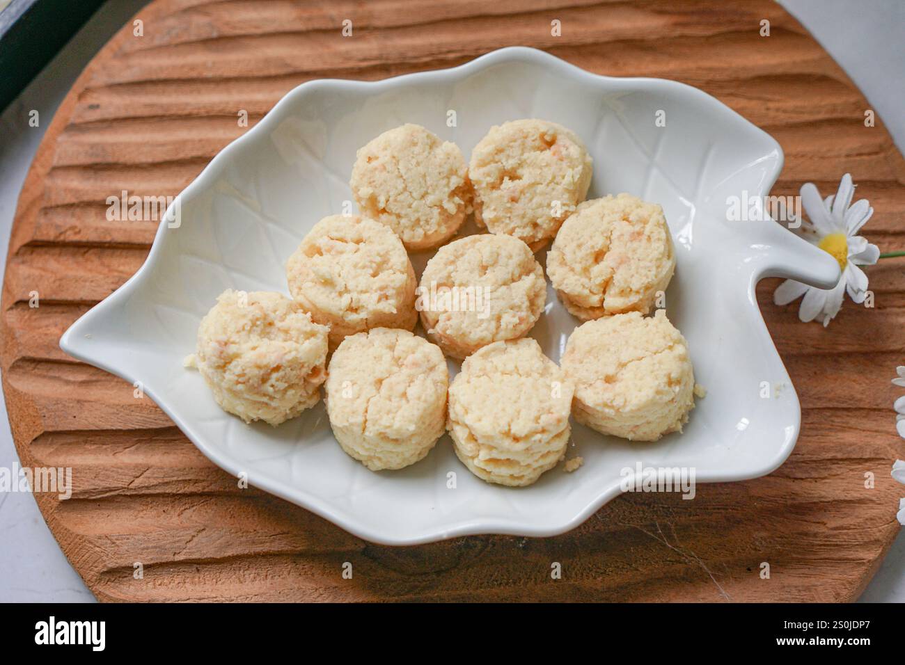 Almond Sugee Cookies are rich, buttery, with a nutty almond flavor, a ...