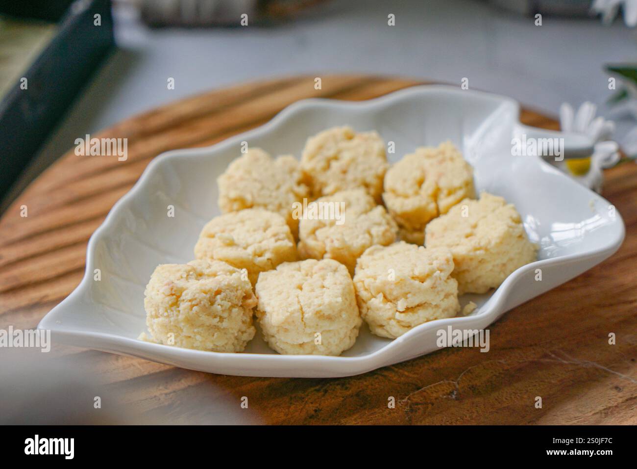 Almond Suji Cookies, a popular modern Eid Mubarak (Hari Raya) snack in ...