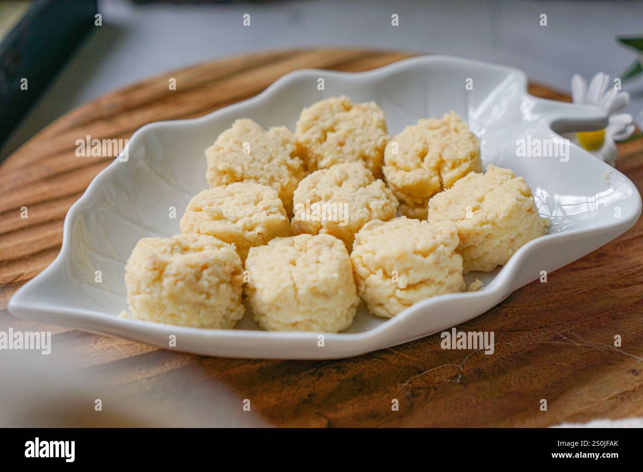 Almond Suji Cookies, a popular modern Eid Mubarak (Hari Raya) snack in ...