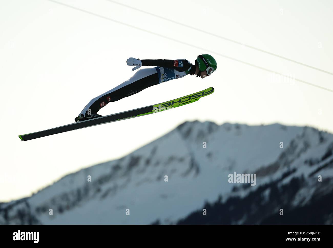 Oberstdorf, Germany. 28th Dec, 2024. Nordic skiing/ski jumping: Four ...