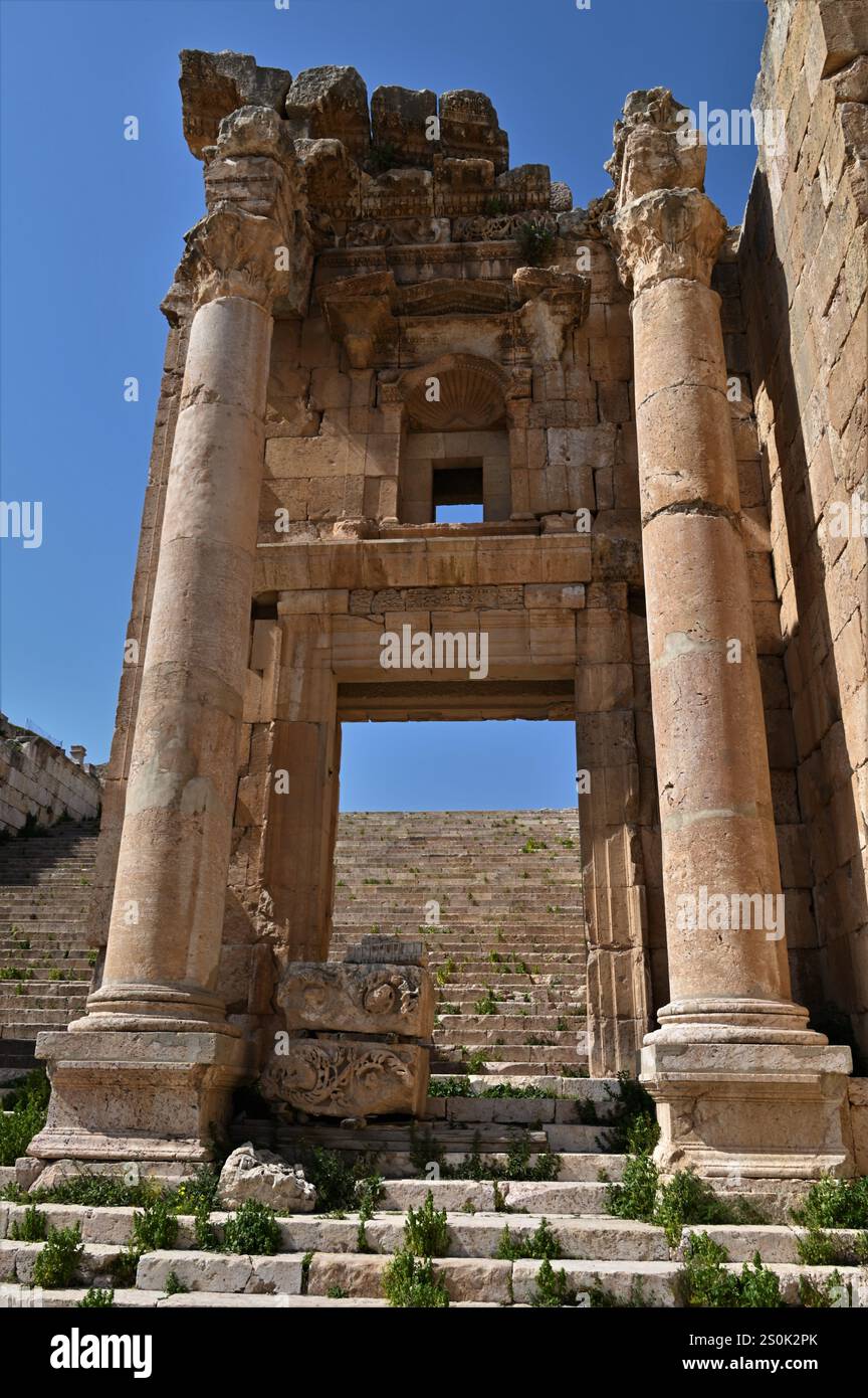 A view of the architectural ruins of the historic Roman city of Jerash ...