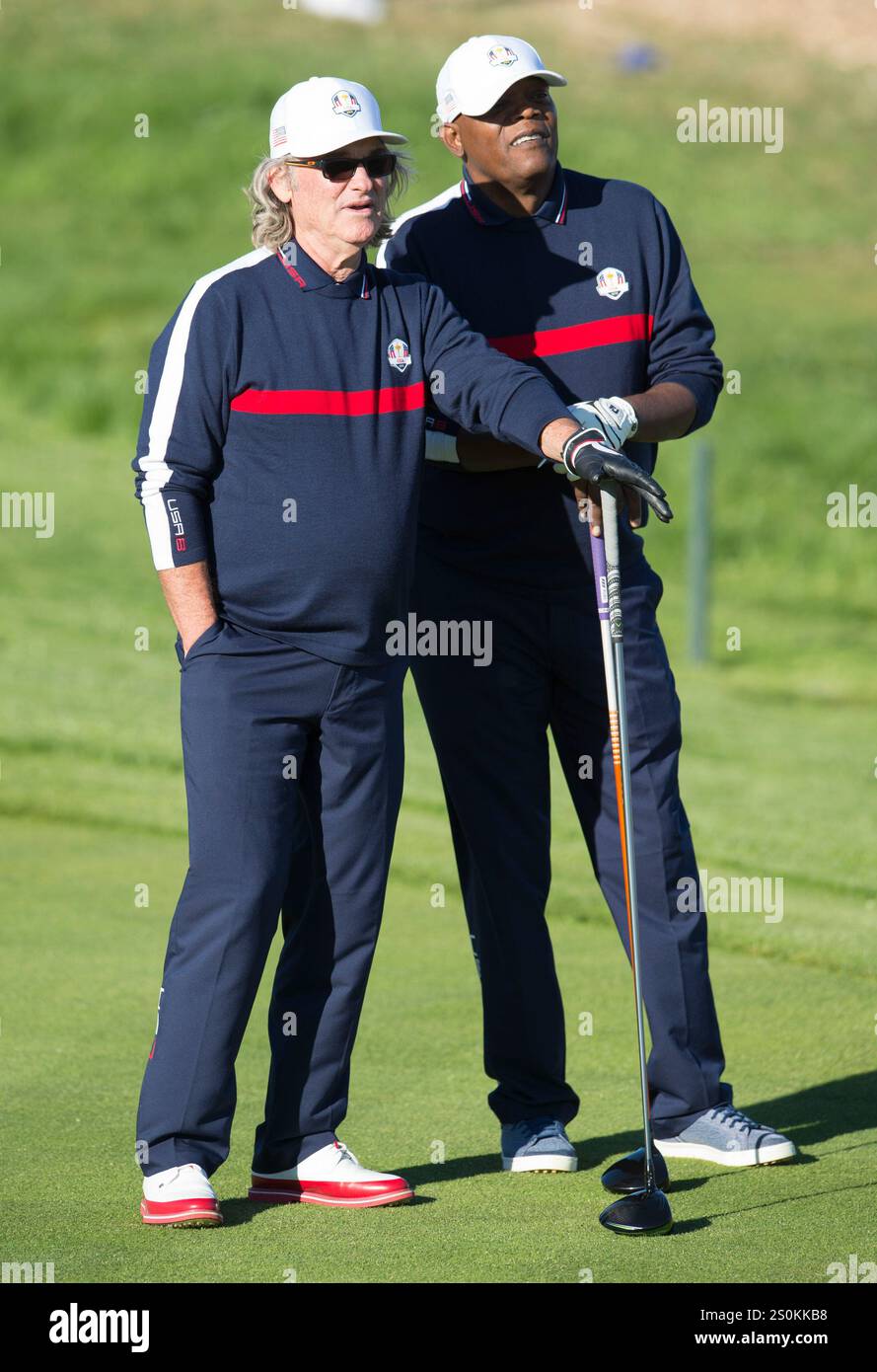 Kurt russell and samuel l jackson celebrity golfers hi-res stock ...