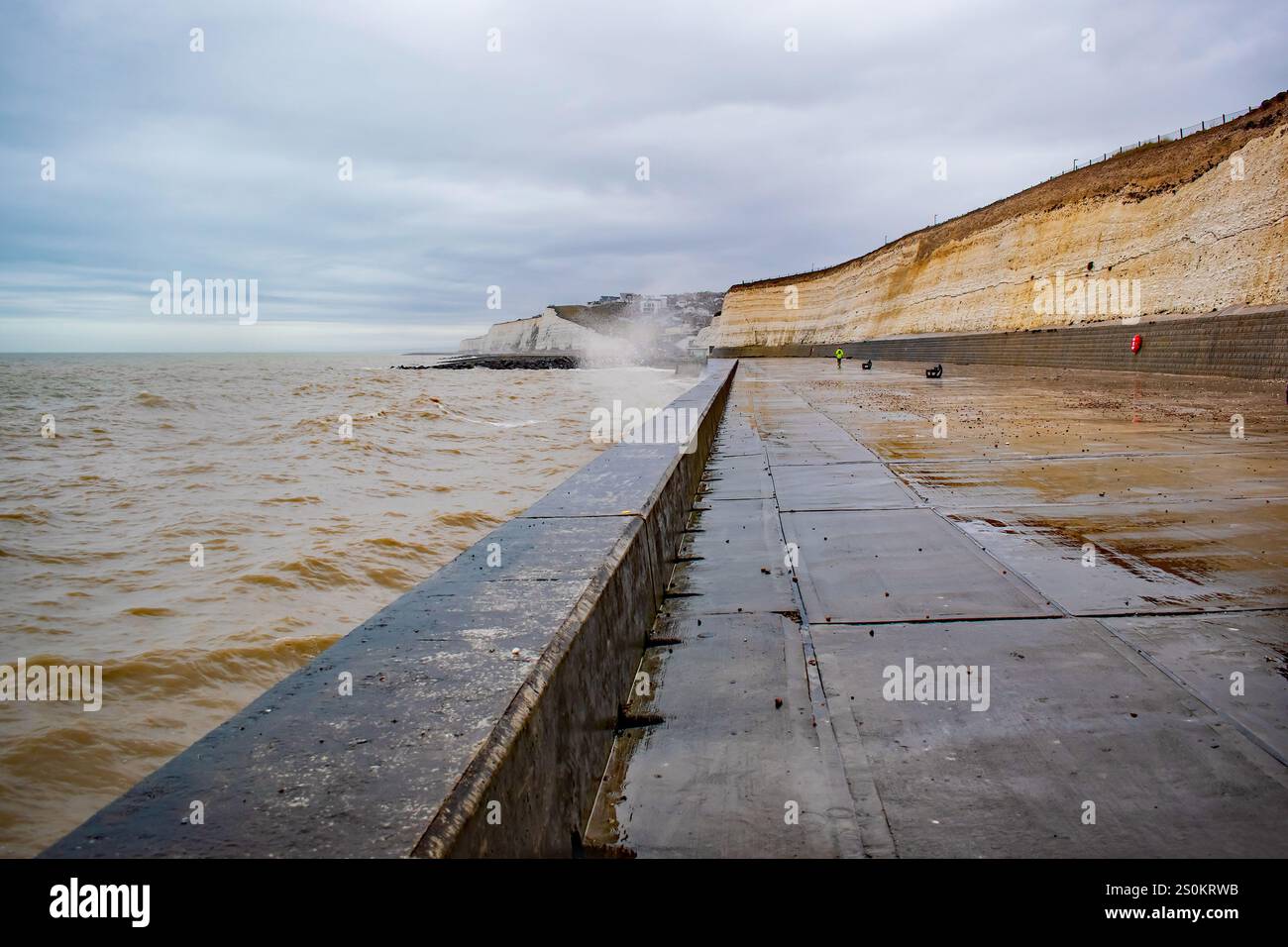Rainy Day At The Coast Undercliff Path In Rottingdean Stock Photo - Alamy