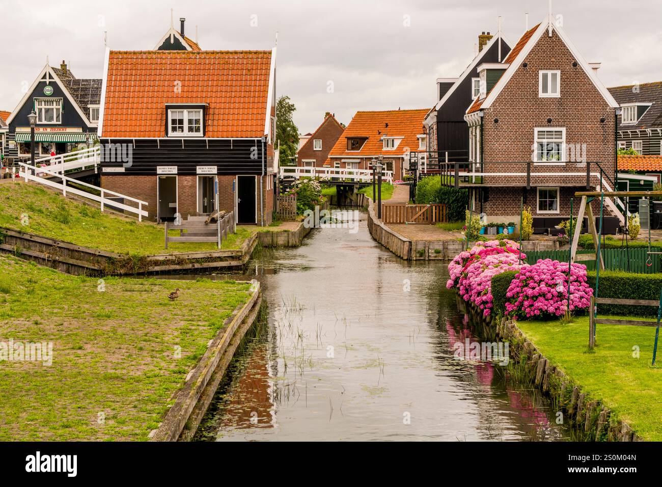 Traditional houses cottages of Marken, Holland, Netherlands Stock Photo ...