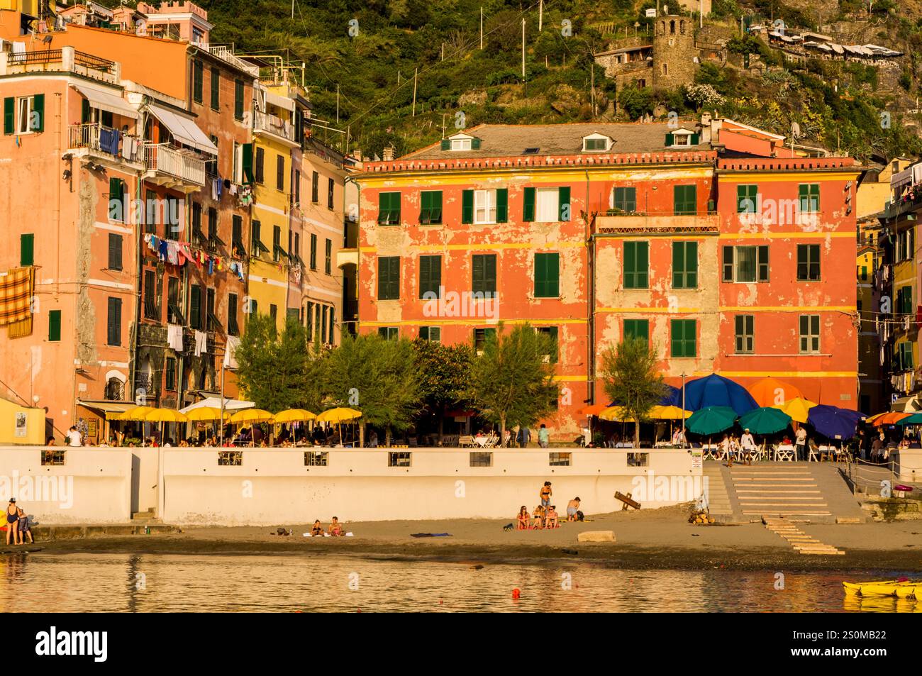 Piazza Marconi main waterfront square, vernazza, La Spezia, Cinque ...