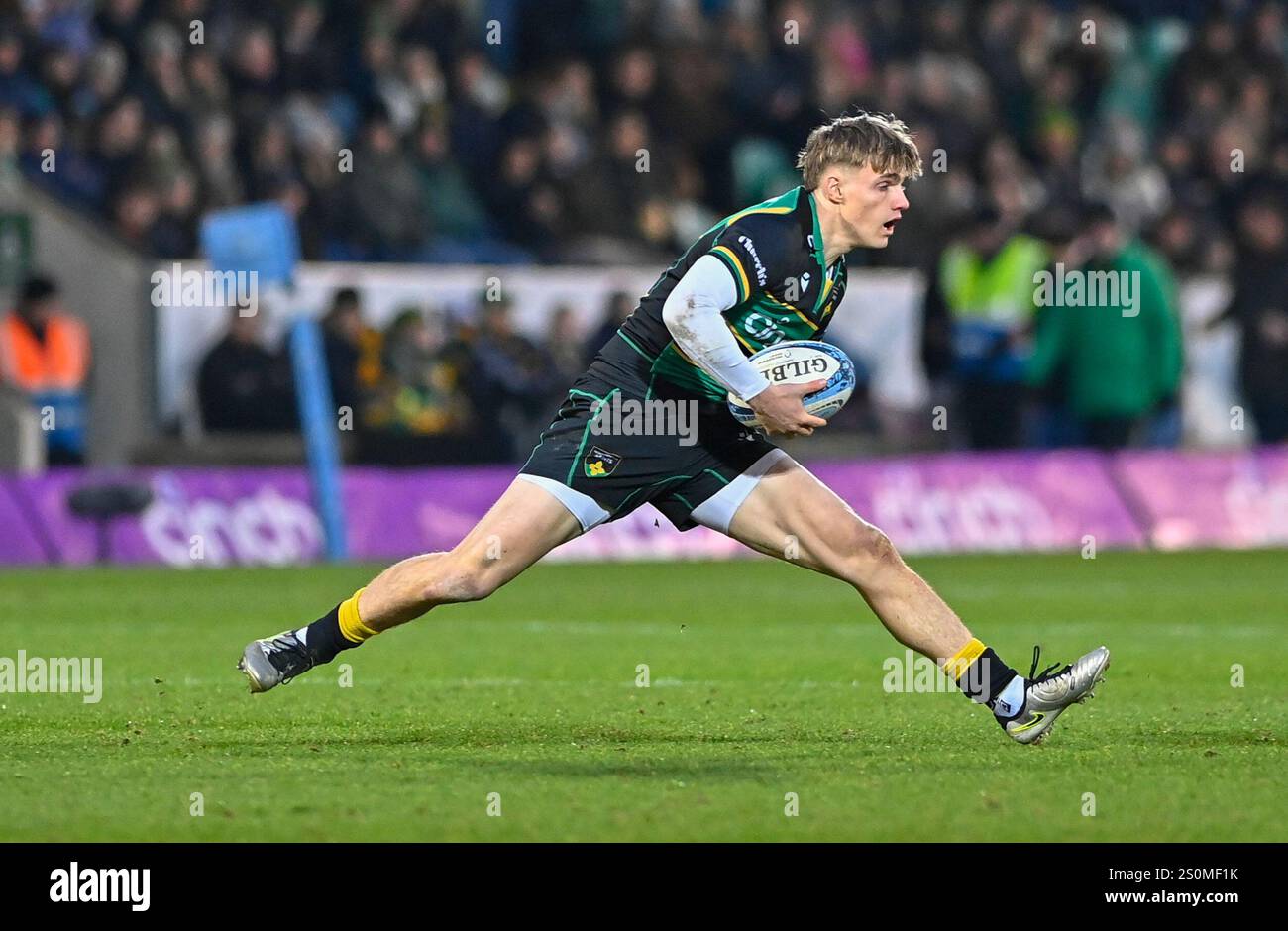 Northampton, UK. 28th Dec, 2024. Archie McParland of Northampton Saints ...