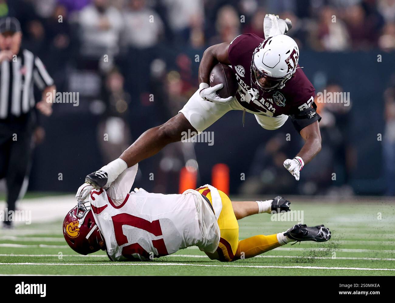 LAS VEGAS, NV - DECEMBER 27: Texas A&M Aggies tight end Shane Calhoun ...