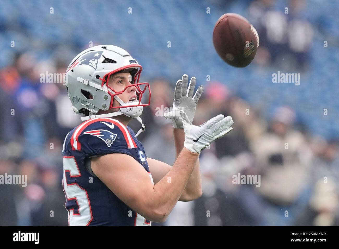 New England Patriots tight end Hunter Henry (85) prior to an NFL ...