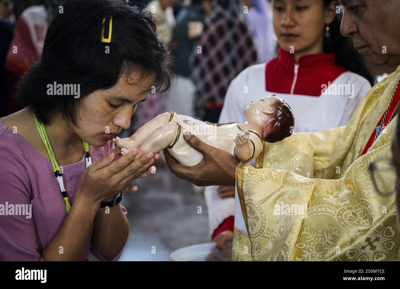 People worship during eve hi-res stock photography and images - Alamy