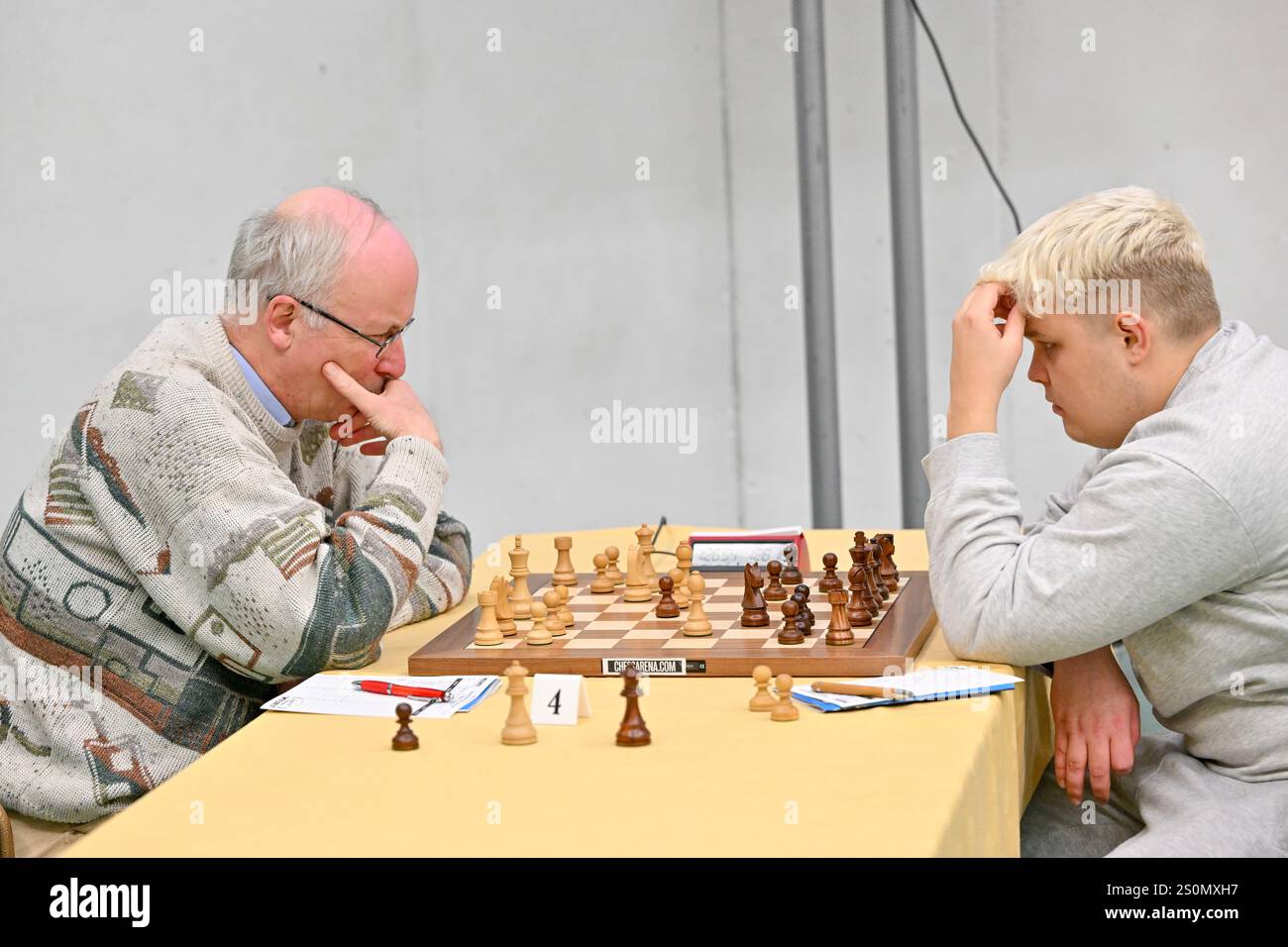 Hastings, UK. 28th Dec, 2024. Andrew Muir im SCO (L) plays Vignir ...