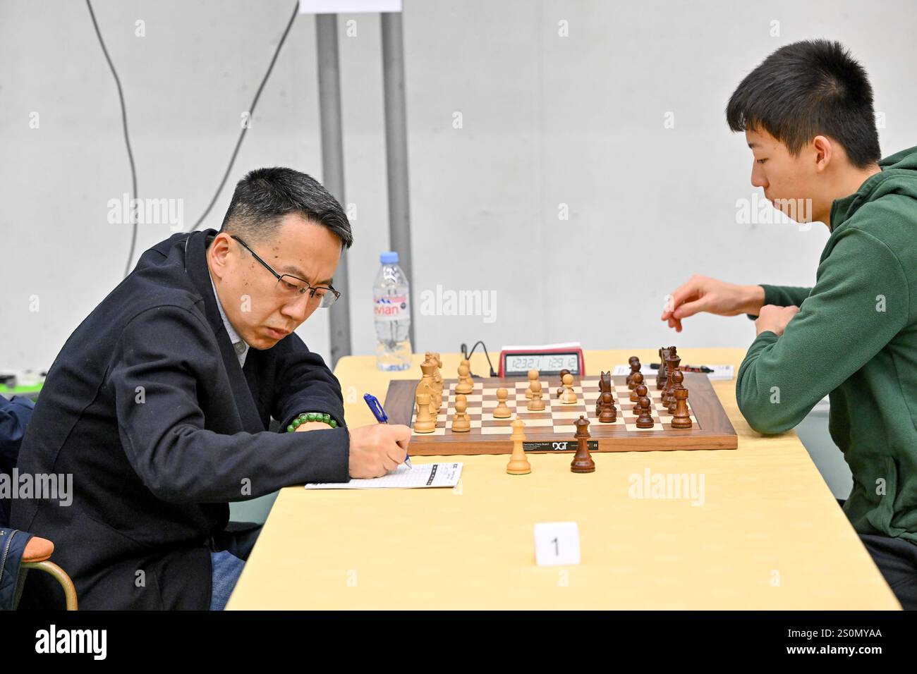 Hastings, UK. 28th Dec, 2024. Pengxiang Zhang gm CHN (L) plays Liu ...